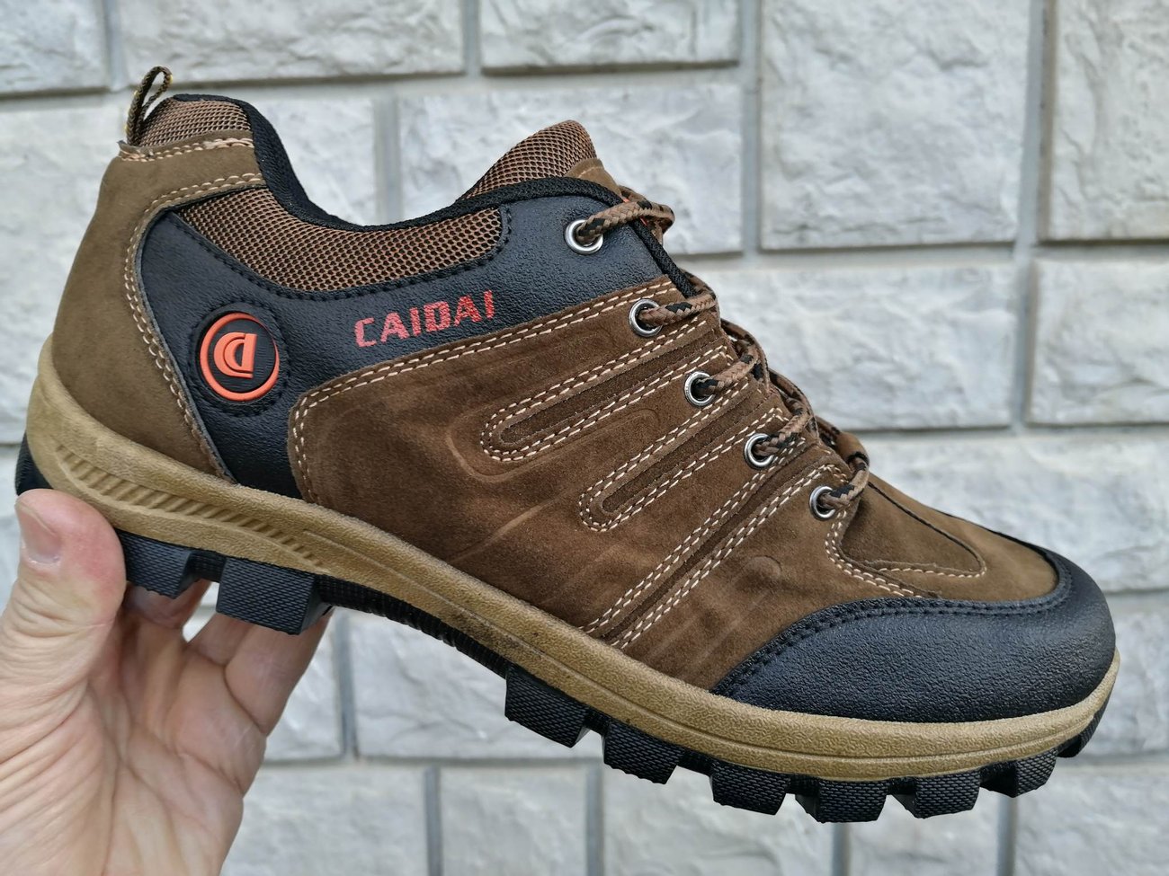 Мъжки маратонки с гумено директно излято ходило в кафяво, модел 03 ...